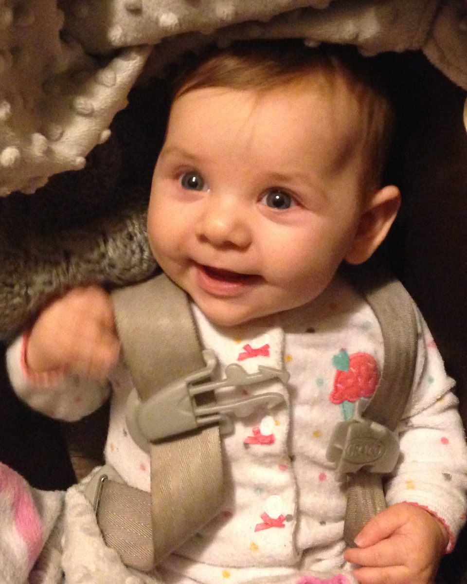 Elle at 4 months – Messymom