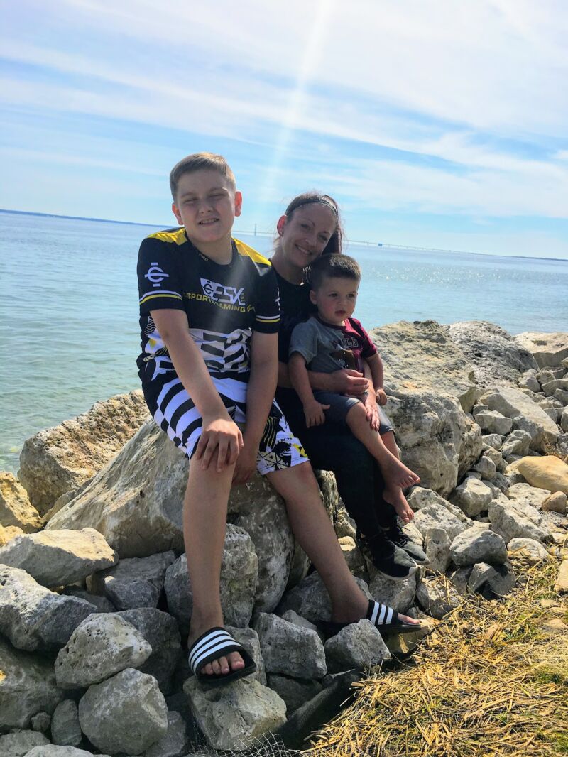 Inspiring Mom Ashley Roche – Messymom